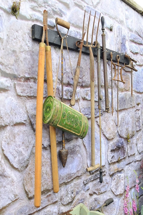 25 DIY Organization Hacks - JustCraftingAround